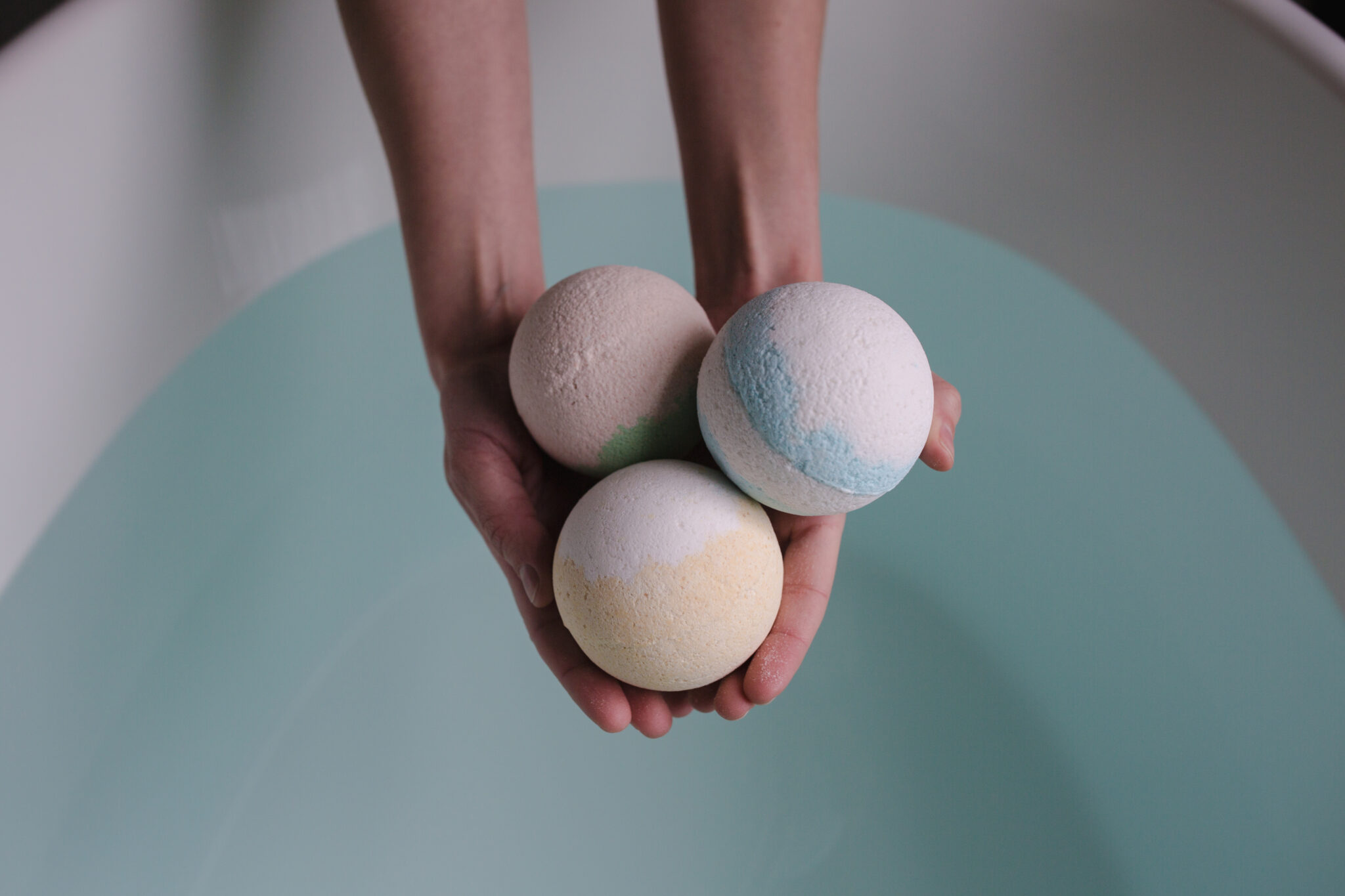 A Beginner's Guide to Making Bath Bombs - DIYReveal